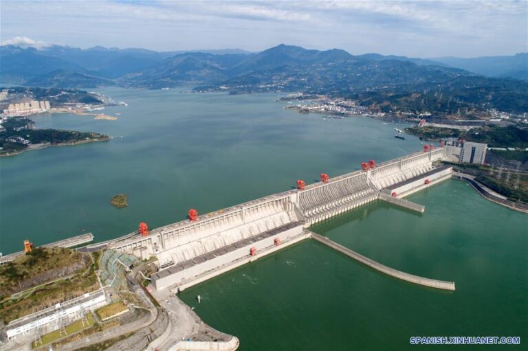 La presa de las Tres Gargantas, el gigante hidroeléctrico de China ...