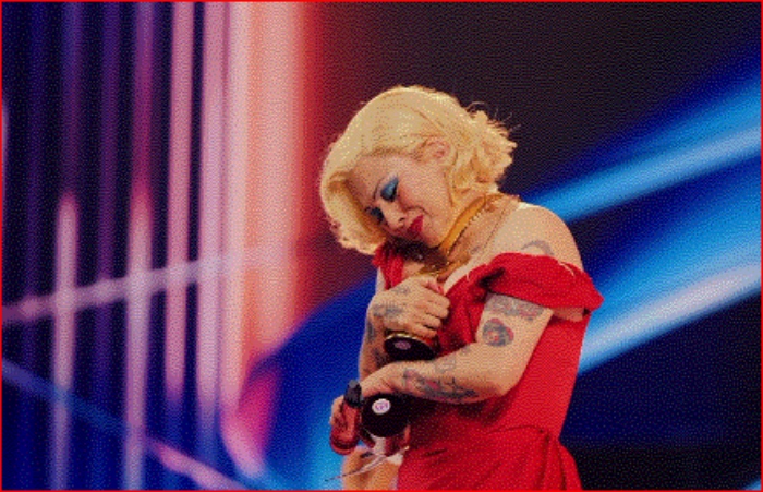VIDEO Mon Laferte recibió la Gaviota de Platino