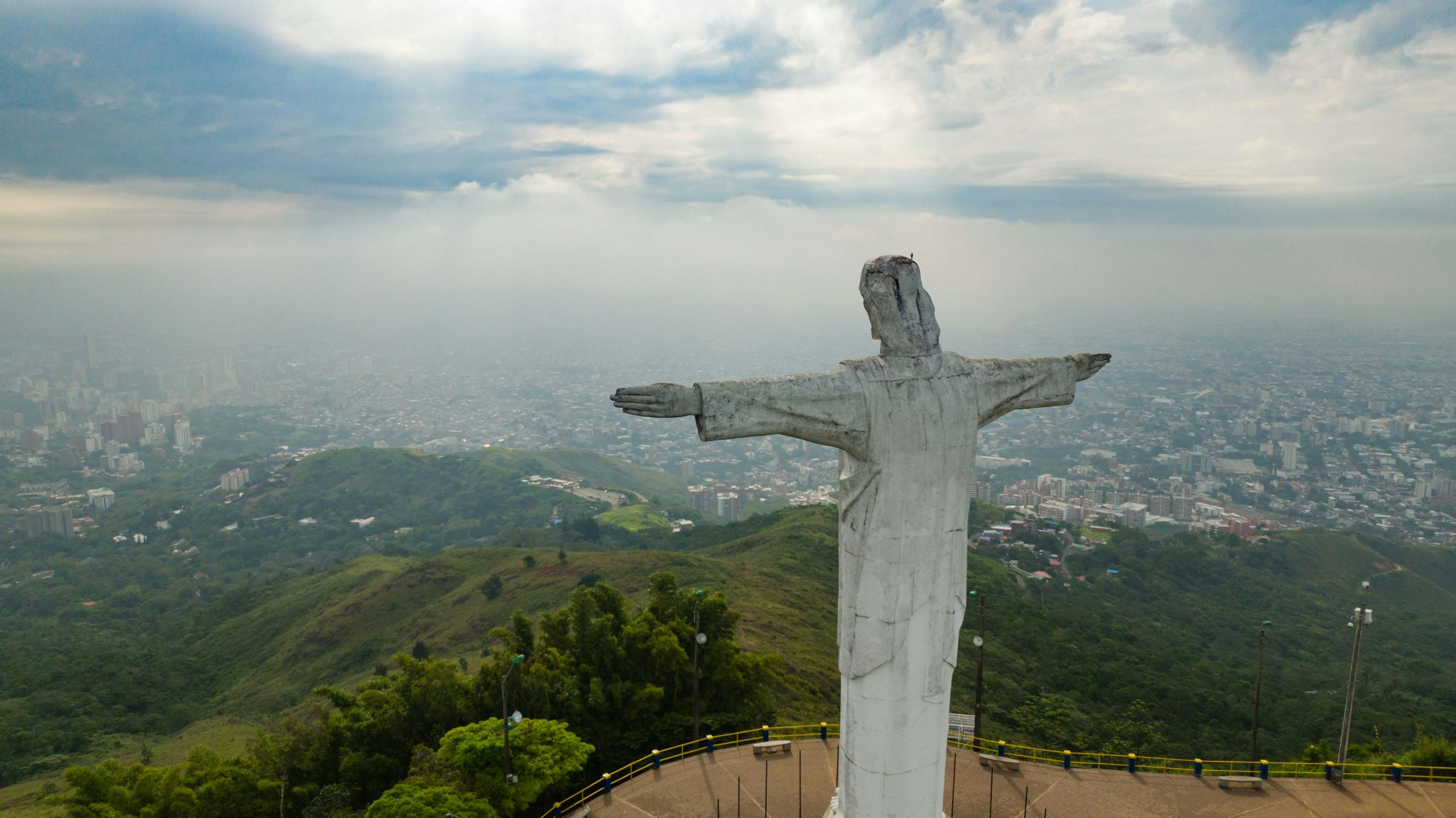 Cristo Rey en Cali: el mirador imprescindible que revela la esencia del ...
