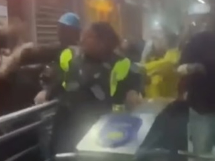 Calle 76: el reflejo de la crisis estructural de TransMilenio - HSB ...